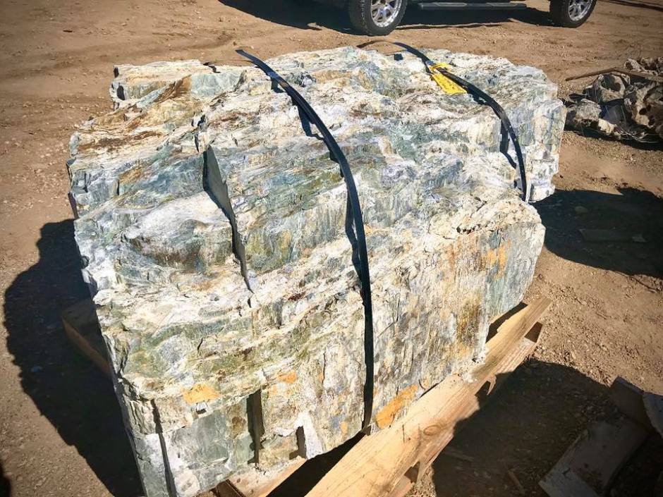 Boulders - Classic Rock Stone Yard